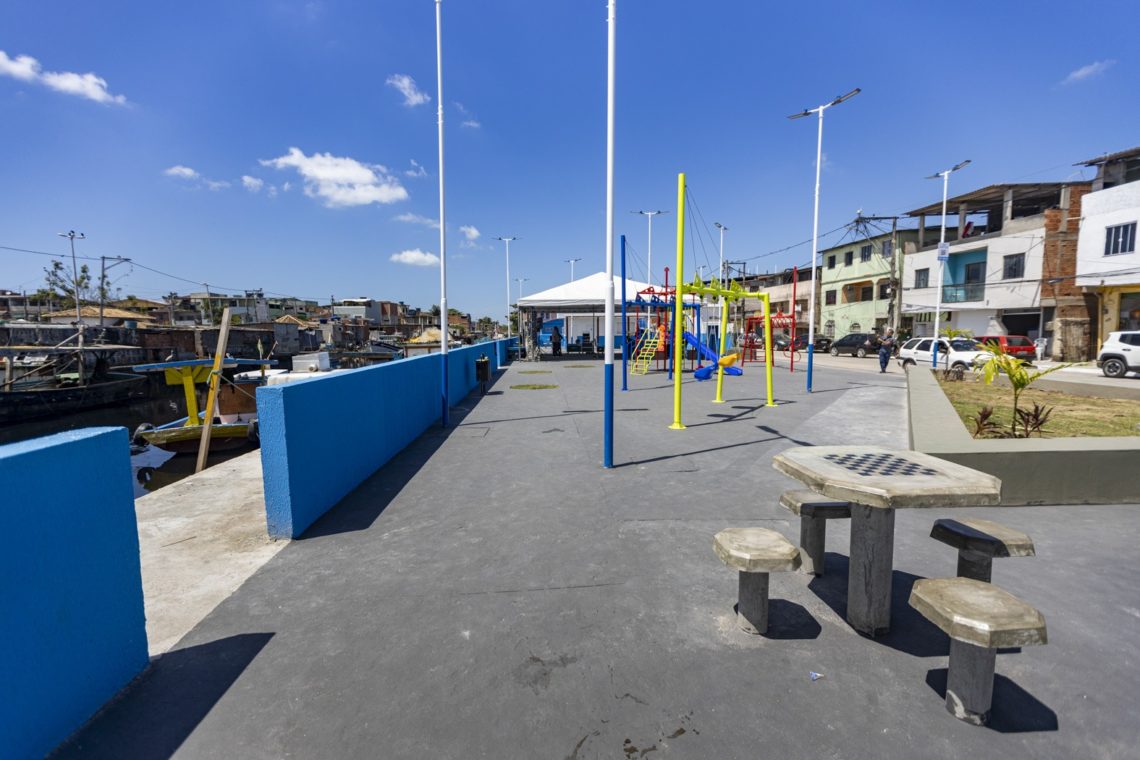 Governo realiza entrega de revitalização da Praça da Nova Holanda ...